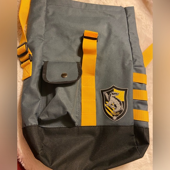 Warner Bros. | Bags | Like New Warner Bros Harry Potter Universe ...